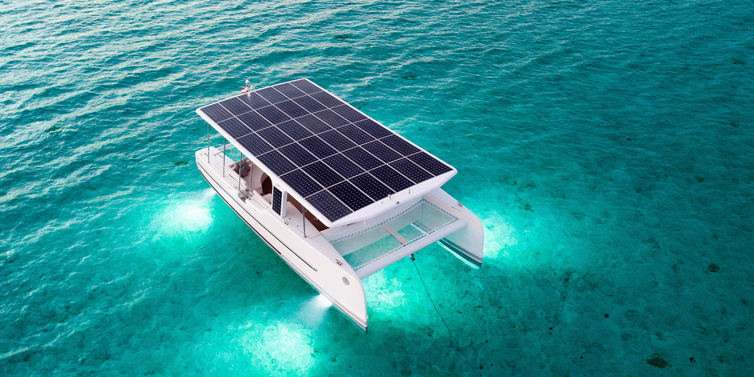 Soel Yachts Solar-Ausflugsschiff vor Bora Bora in Aktion - electrive.net