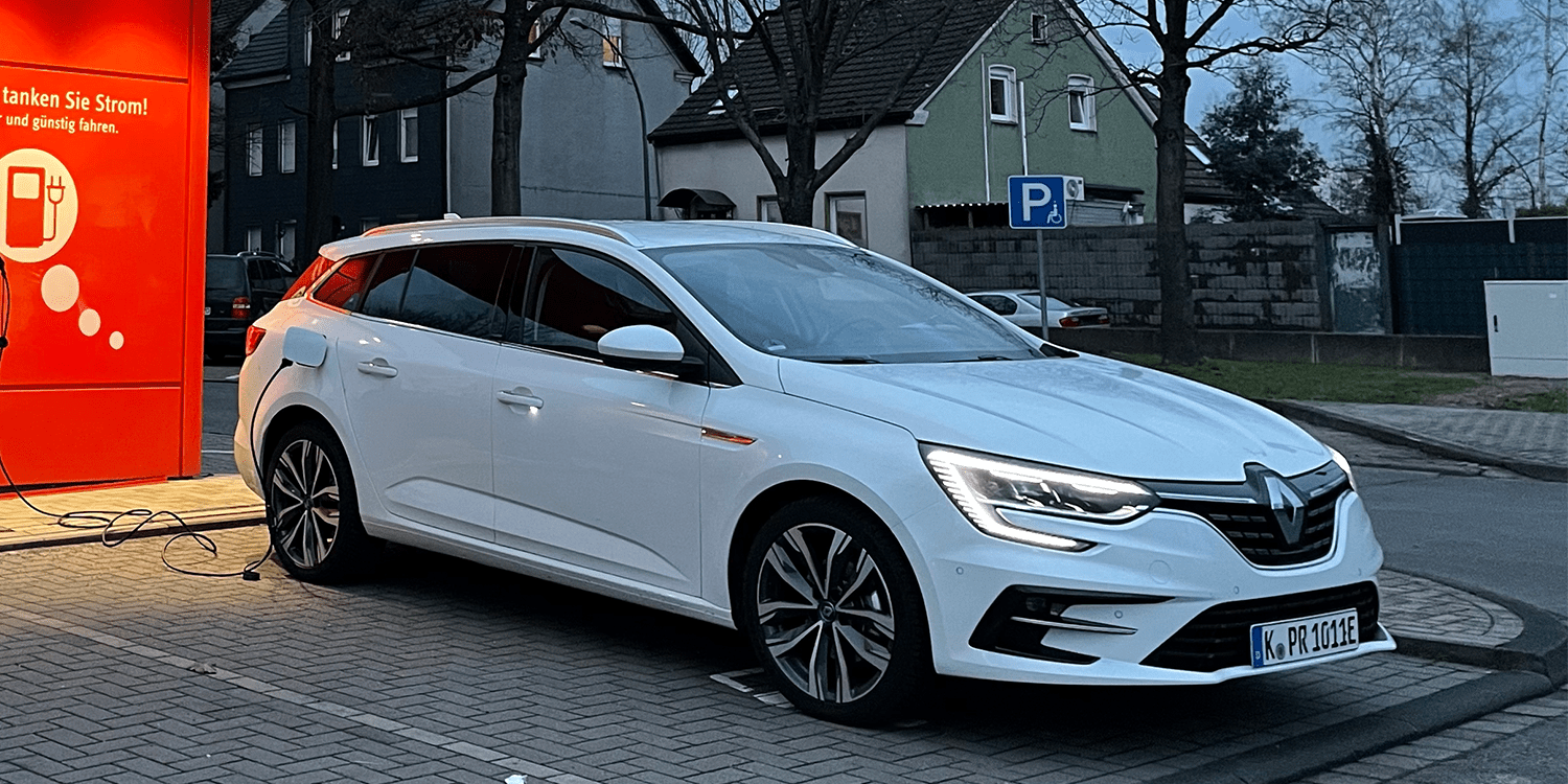 Renault plugin hybrid store