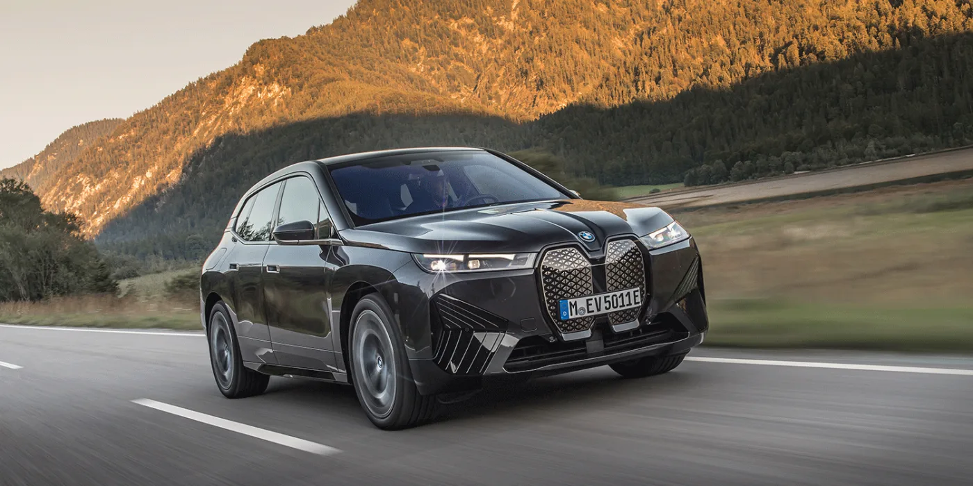 BMW iX Elektro Einzelganger mit Blick auf die Zukunft electrive