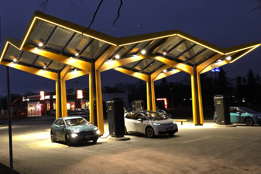 Fastned macht Teslas Ex-Managerin Françoise Poggi zur COO - electrive.net