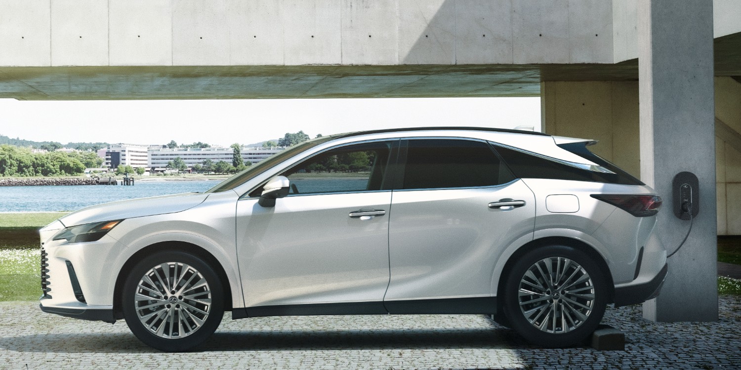 Lexus plugin hybrid store