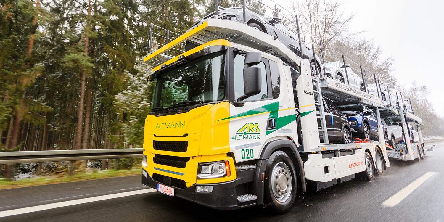 Elektrischer Scania-Autotransporter tritt bei ARS Altmann an ...