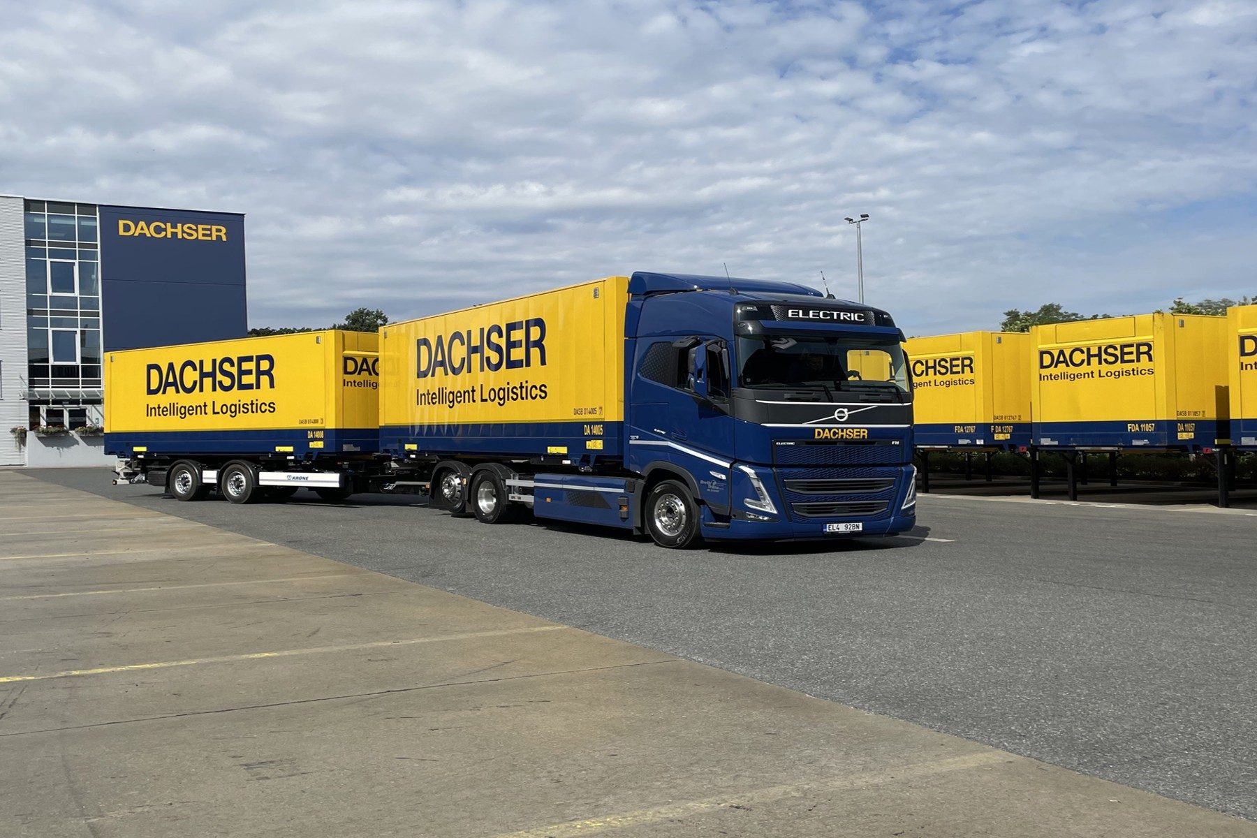 Erste Elektro-Zugmaschine bei Dachser im regulären Fernverkehr - electrive.net
