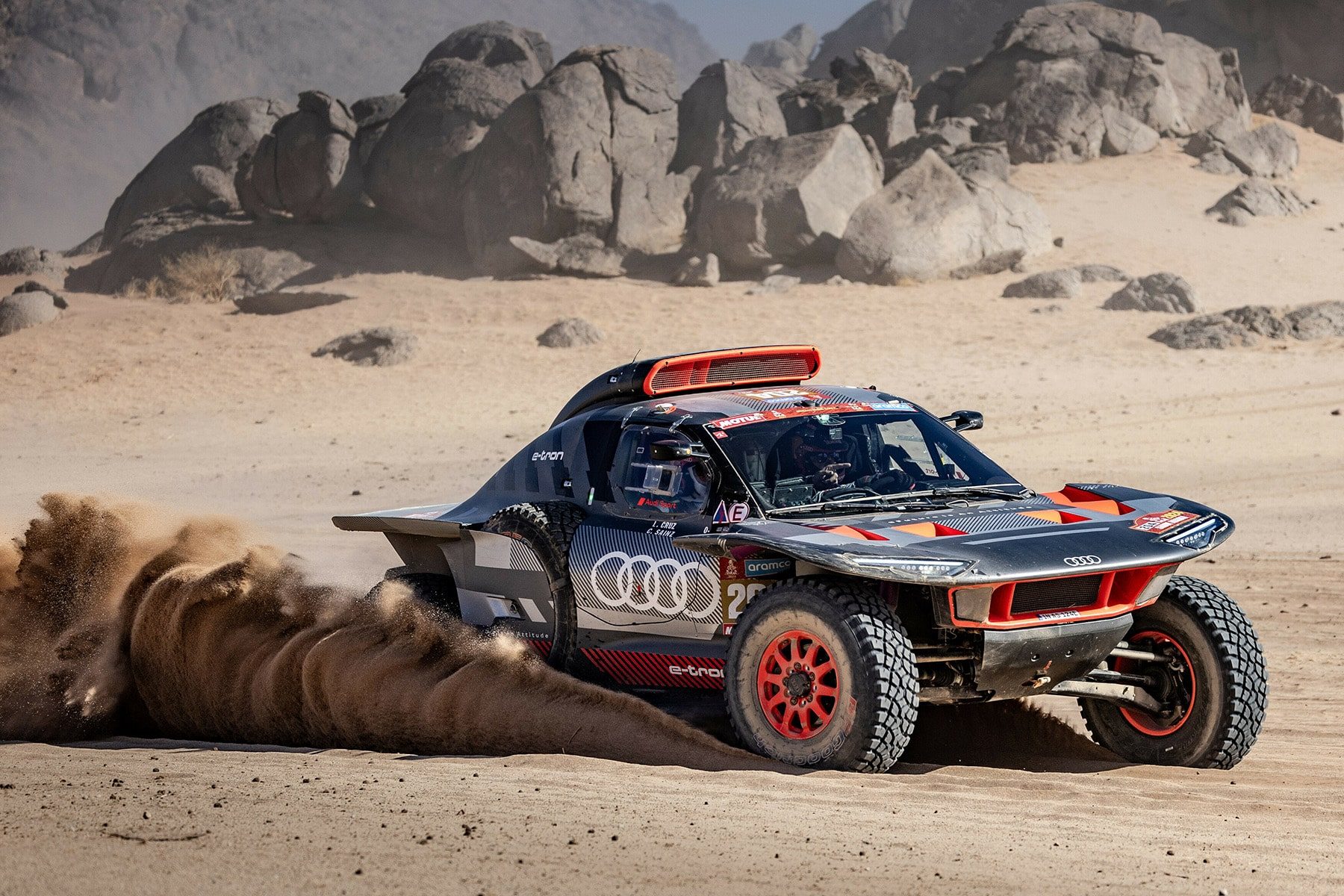 Audi gewinnt Rallye Dakar mit E-Antrieb - electrive.net