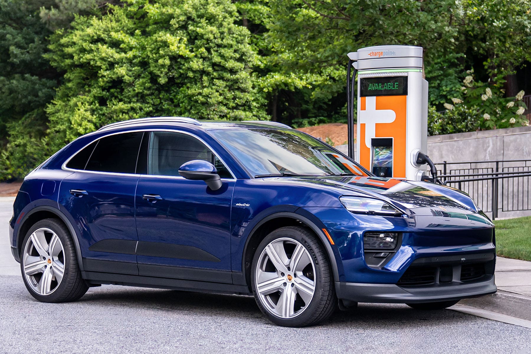 Porsche kooperiert mit ChargePoint in Nordamerika und eröffnet Charging ...