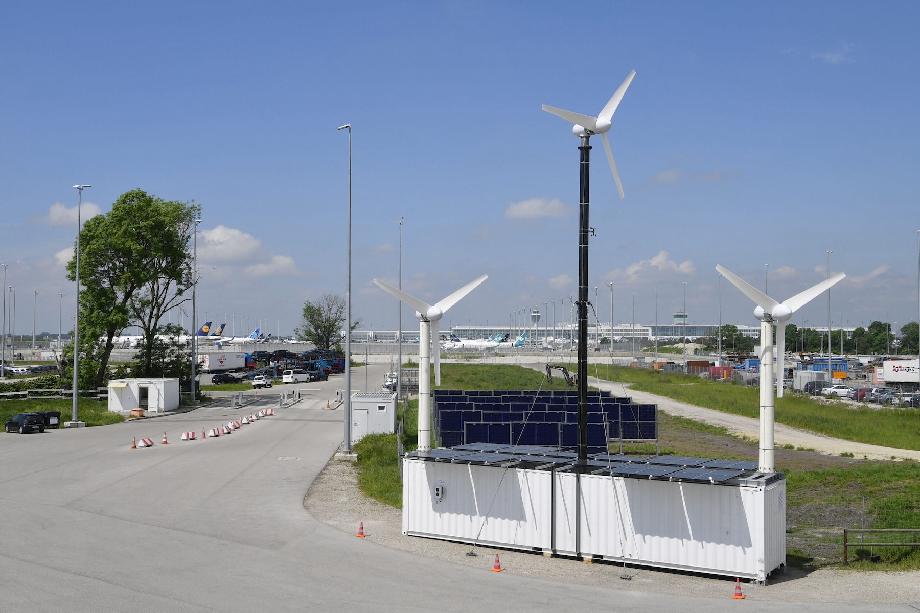 Mobiler Energie-Container am Münchner Flughafen - electrive.net