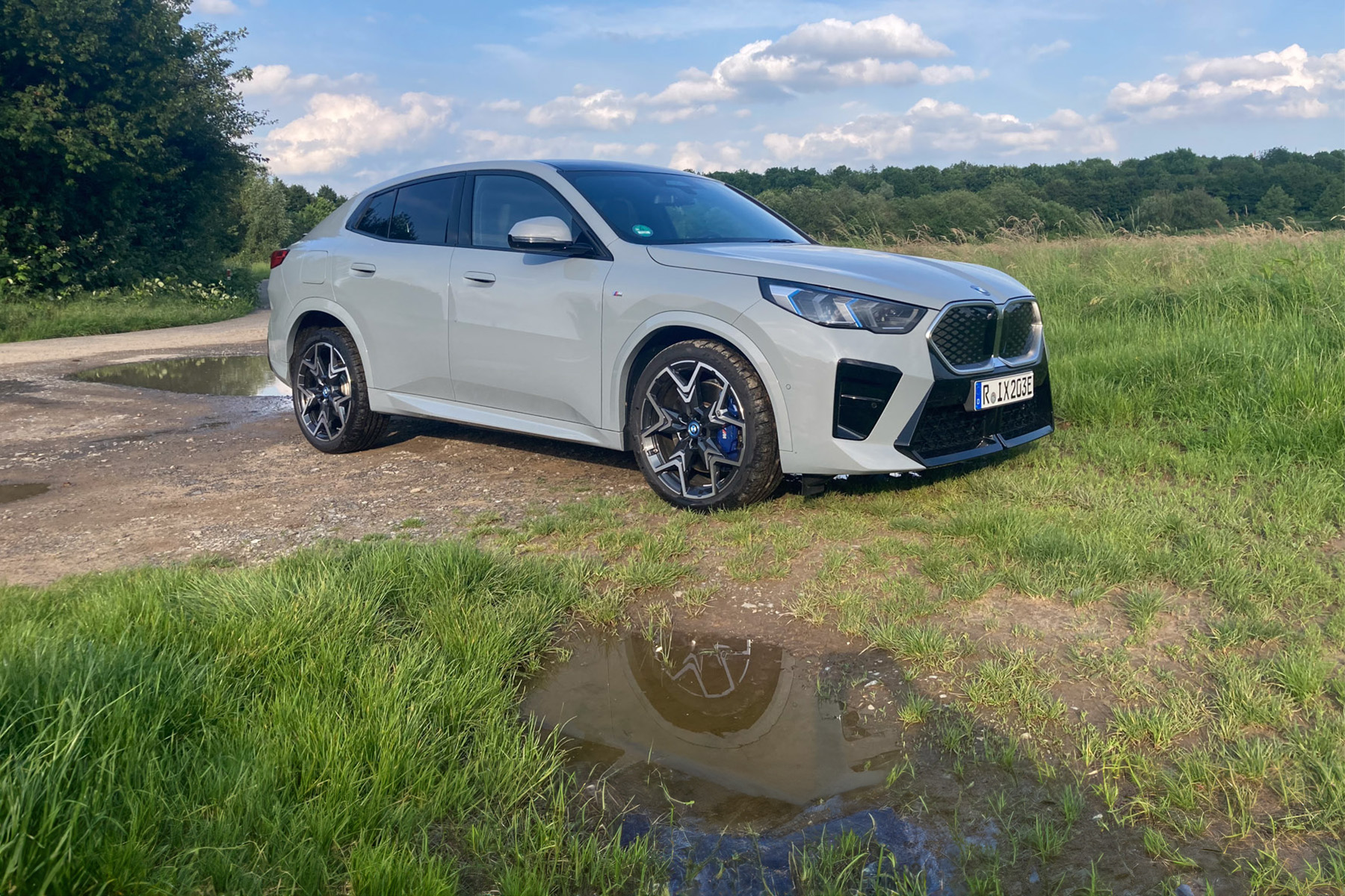 BMW iX2 im Test: Sportlich und komfortabel mit überschaubarer ...