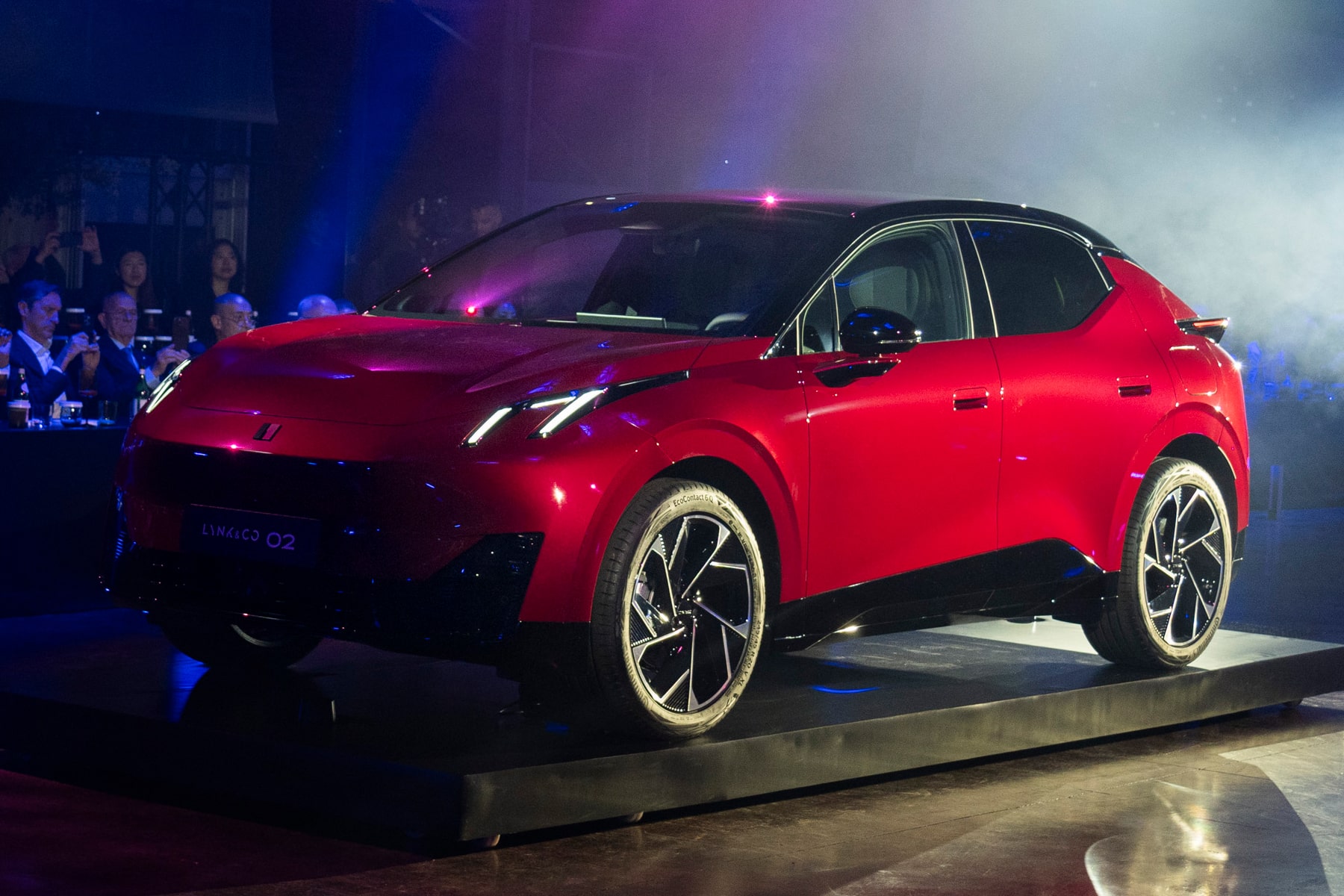 Lynk & Co bringt mit dem Modell 02 erstmals ein Elektroauto nach Europa ...
