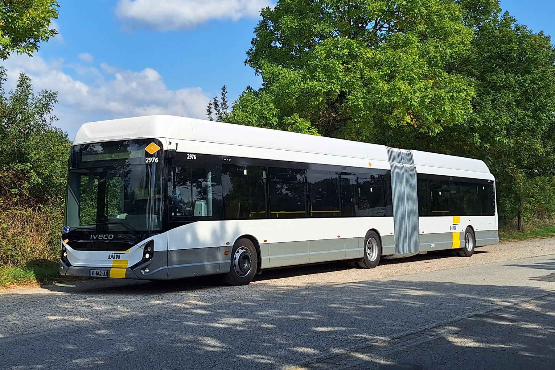 De Lijn ruft 23 weitere E-Busse bei Iveco ab - electrive.net