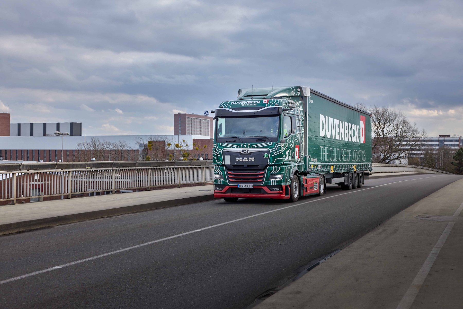 Duvenbeck setzt den MAN eTruck nun in der VW-Werkslogistik ein - electrive.net